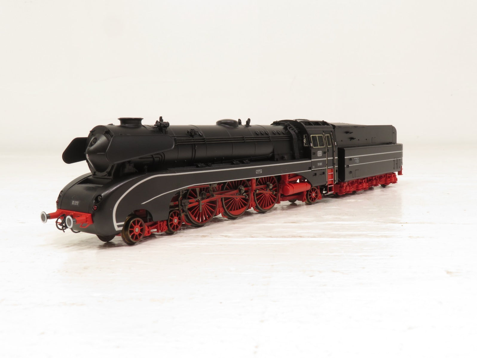 Marklin 37080 HO 3000HP BR10 Express Steam Locomotive & Tender LN — NY ...